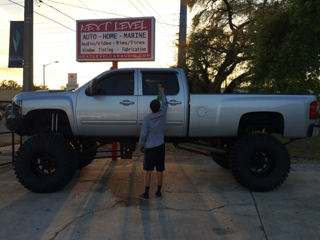 Chevy 3500 with 18 inch lift, 46 Inch Baja Claws, 20 Inch American ...