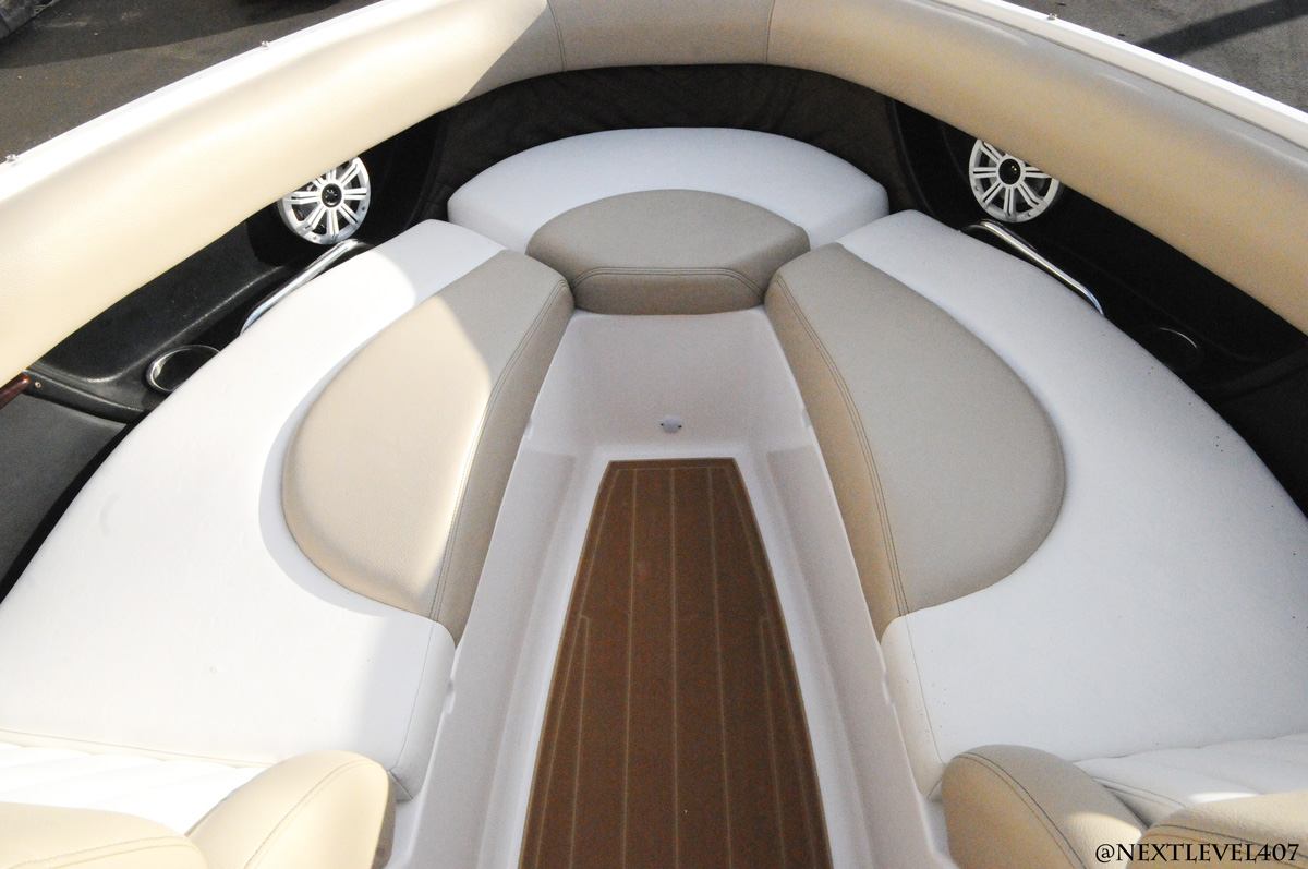 Regal 2300 Custom Dashboard, SeaDek® and Stereo | Orlando Custom Audio