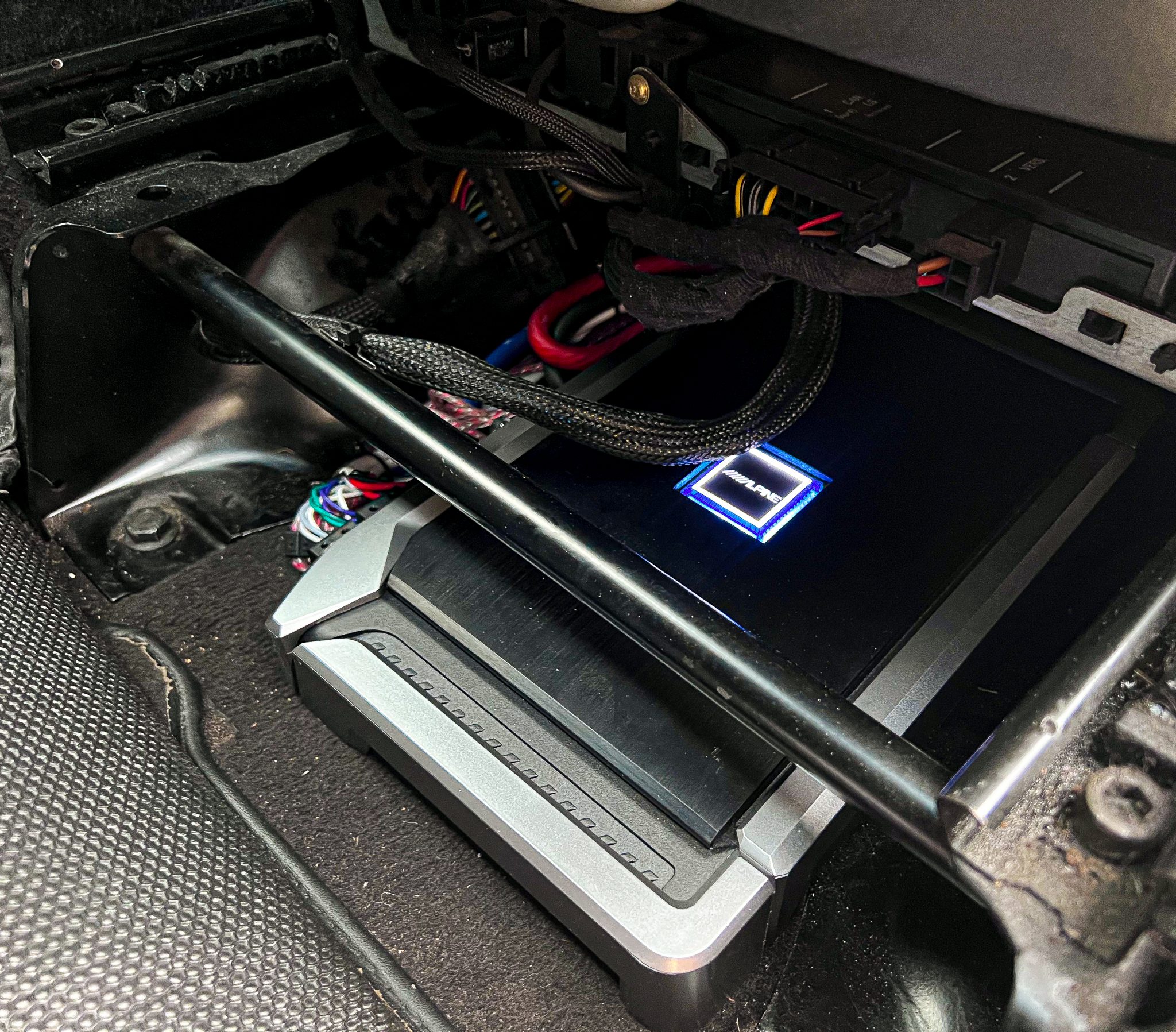 Mercedes G Wagon with Alpine Sound System | Orlando Custom Audio