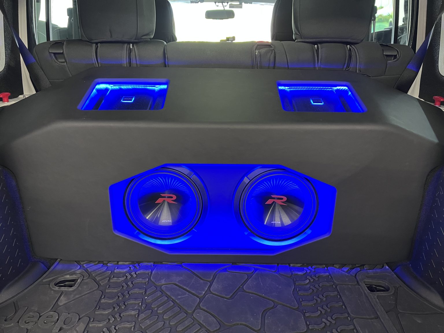 Jeep Unlimited Custom Stereo and Exterior Lighting | Orlando Custom Audio